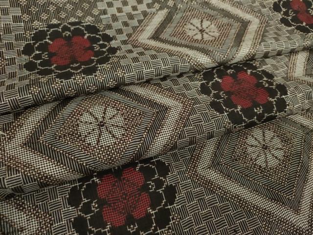 平和屋着物●本場大島紬　龍郷絣　花菱文　正絹　逸品　未使用　DAAS3282ps