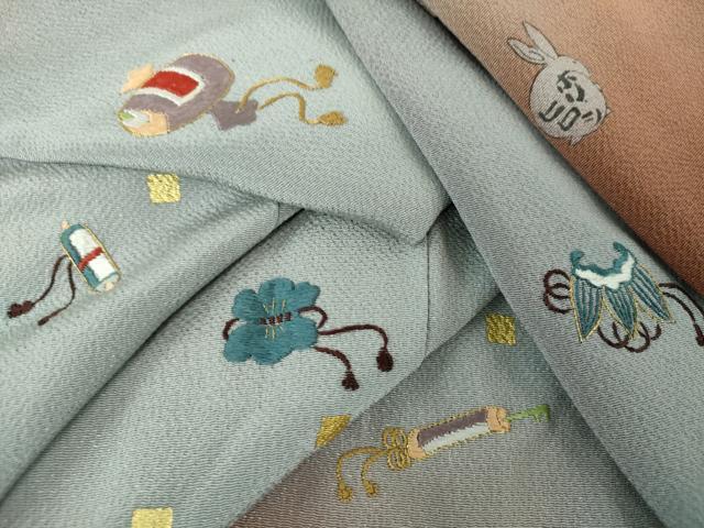 平和屋着物●人形作家・ホリヒロシ　訪問着　刺繍　宝尽くし　暈し染め　鬼しぼ縮緬　金彩　正絹　逸品　DAAS3449ps