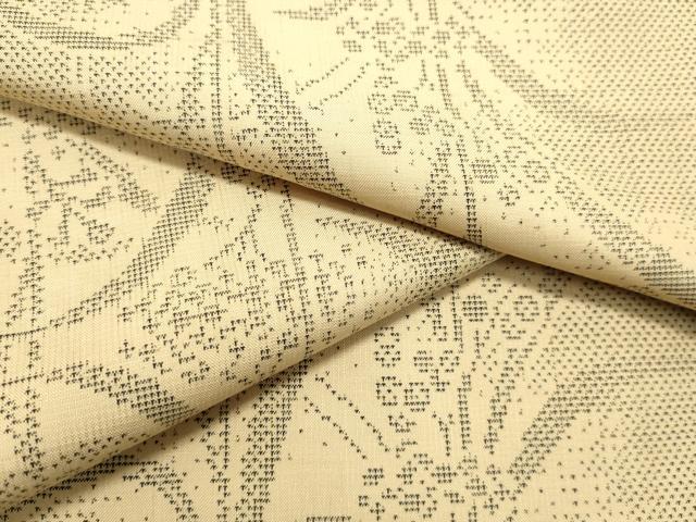 平和屋着物●本場大島紬　白大島　9マルキ　南天文　正絹　逸品　DAAT1515tw