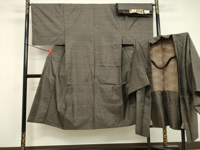 平和屋着物●男性　本場大島紬　アンサンブル　100亀甲　総詰め　西武百貨店扱い　証紙付き　正絹　逸品　DAAV1253tw