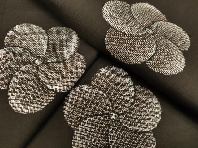 平和屋着物●本場大島紬　9マルキ　地空き　舞花文　正絹　逸品　DAAV1454tw