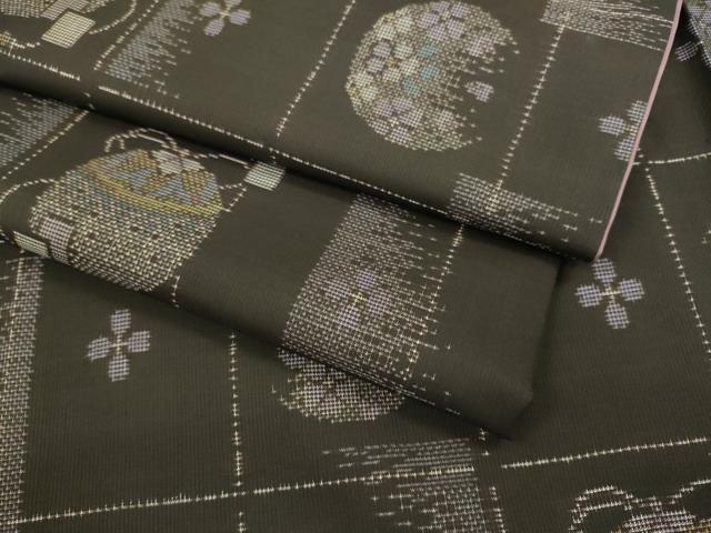 平和屋着物●本場大島紬　9マルキ　格子花丸文　鞠　正絹　逸品　DAAV3309du