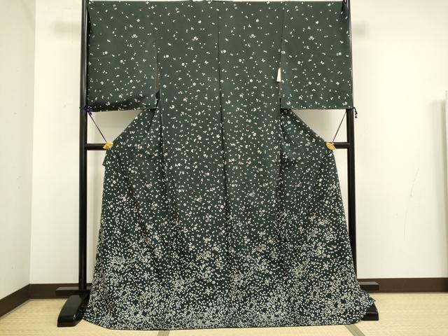 平和屋着物●訪問着　舞桜文　銀彩　仮絵羽　正絹　逸品　未使用　DAAV3482du