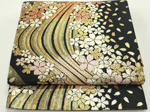 平和屋着物●両面　六通柄袋帯　流水舞桜文　黒地　金糸　正絹　逸品　DAAV9355ob