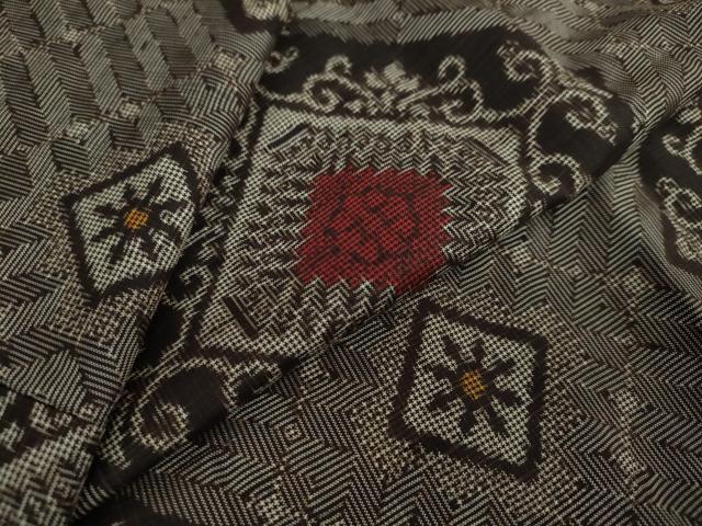 平和屋着物●本場大島紬　龍郷絣　花菱文　正絹　逸品　DAAW5105ud