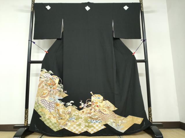 平和屋着物●豪華黒留袖　駒刺繍　吉祥貝桶草花文　金彩　ますいわ屋扱い　正絹　逸品　未使用　DAAW5319ud
