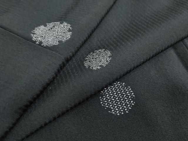 平和屋着物●上質な小紋　彫士：矢田昇　染士：服部寶洞　雪輪草花文　黒地　正絹　逸品　DAAW5933ud