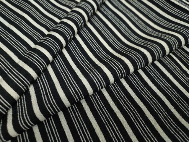 平和屋着物●上質な小紋　縞　黒地　鬼しぼ縮緬　正絹　逸品　未使用　DAAW5970ud