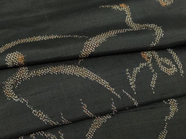 平和屋着物▽上質な紬　単衣　群れ鶴文　黒地　正絹　逸品　DAAW9227sf