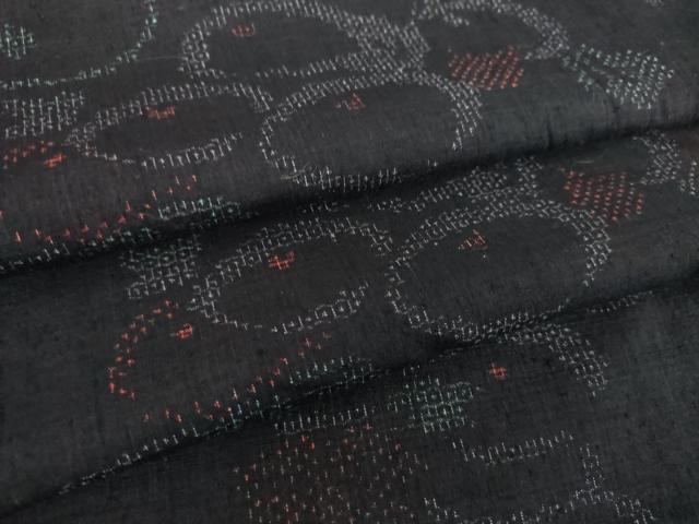 平和屋着物●結城紬　80亀甲　草花文　黒地　正絹　逸品　DAAX4429ps