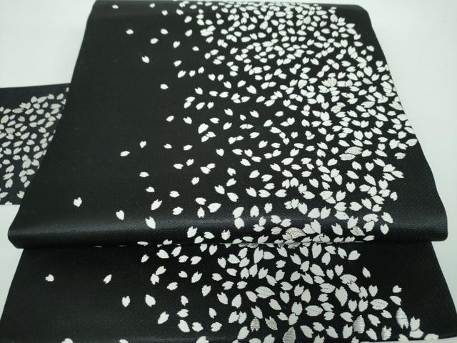平和屋着物●九寸名古屋帯　舞桜　黒地　銀糸　正絹　逸品　DAAX4628ps