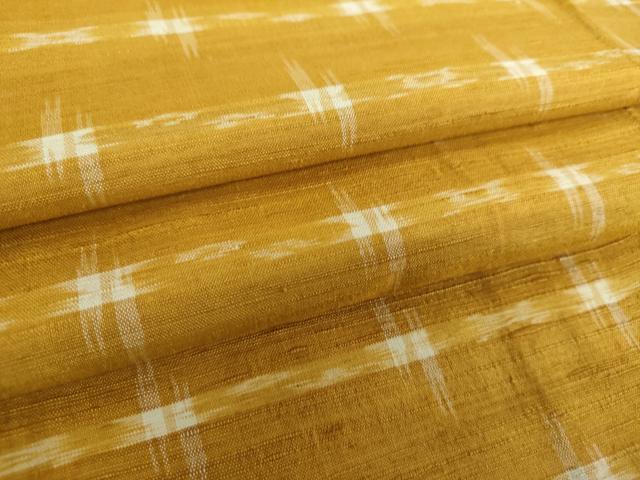 平和屋着物●国指定重要無形文化財　本場久米島紬　手織　十字絣　正絹　逸品　DAAY1071ps