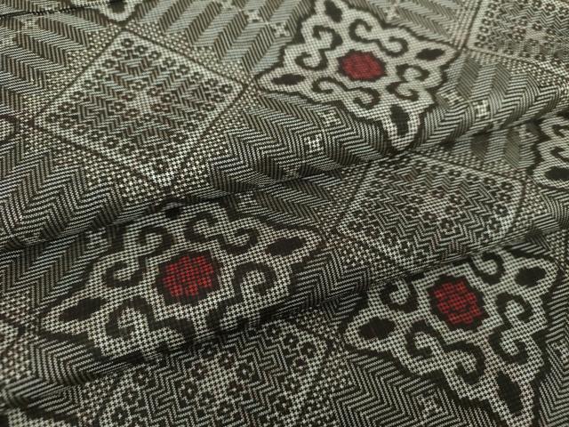 平和屋着物●本場大島紬　龍郷絣　花菱文　正絹　逸品　DAAY1478ps