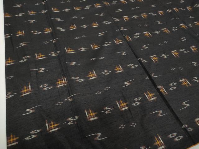 平和屋着物●国指定重要無形文化財　本場久米島紬　手織　トゥイグヮー　黒地　正絹　逸品　DAAY1814ps 平和屋着物○国指定重要無形文化財 本場久米島紬 手織 トゥイグヮー