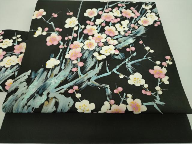 平和屋着物●塩瀬　九寸名古屋帯　手描き　枝梅　黒地　金彩　正絹　逸品　DAAY1923ps