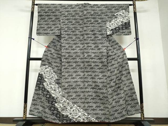 平和屋着物●訪問着　紬地　型染め　流水草花文　黒地　正絹　逸品　DAAY5025ud