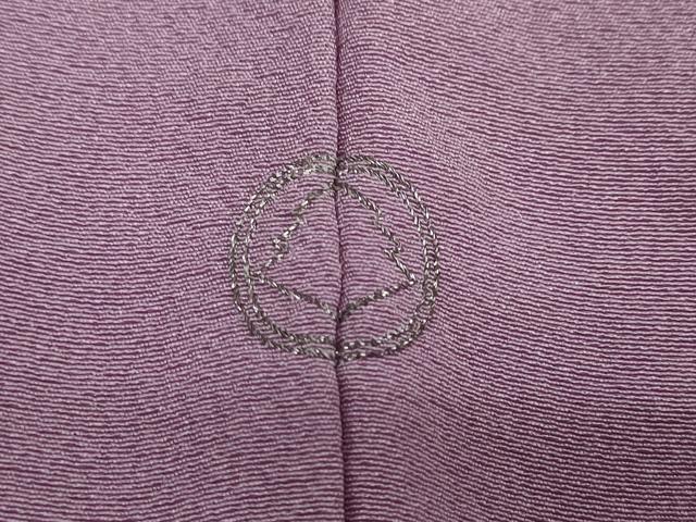平和屋着物○上質な色無地 本場奄美泥染 紋意匠 浅紫色
