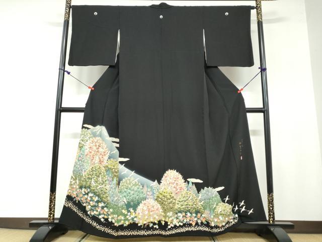 平和屋着物●豪華黒留袖　作家物　草木加賀五彩　遠山群鶴樹林文　正絹　逸品　DAAY5810ud