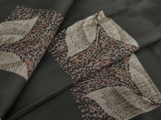 平和屋着物●本場大島紬　地空き　9マルキ　舞蝶文　黒地　正絹　逸品　DAAY5844ud