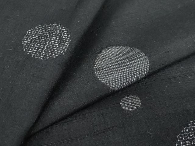 平和屋着物●結城紬　100亀甲　飛び亀甲　丸文　黒地　正絹　逸品　DAAY5919ud