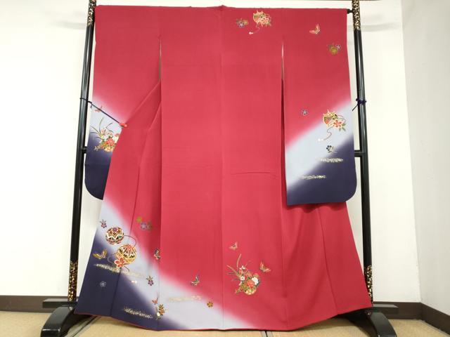 平和屋着物●豪華振袖　駒刺繍　手毬花蝶文　暈し染め　金彩　正絹　逸品　DAAY5941ud