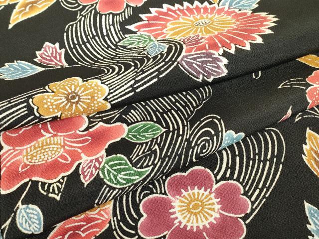 平和屋着物●上質な小紋　型染め　流水花文　黒地　鬼しぼ縮緬　正絹　逸品　DAAY9630az