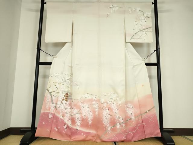 平和屋着物●谷崎潤一郎の世界　訪問着　名所風景花文　枝垂れ桜　手描き　暈し染め　金彩　正絹　逸品　DAAY9631az