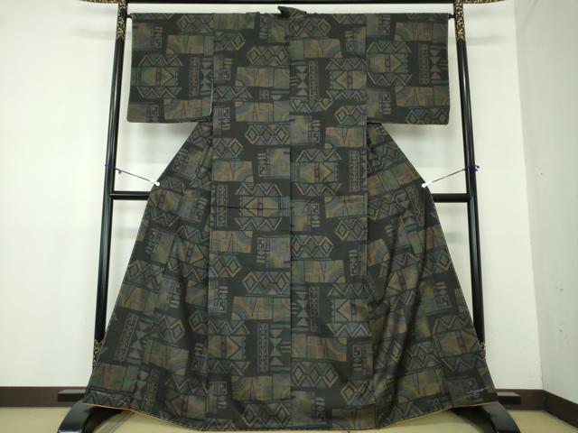 平和屋着物●本場大島紬　9マルキ　幾何学文様　正絹　逸品　未使用　DAAZ0495ps