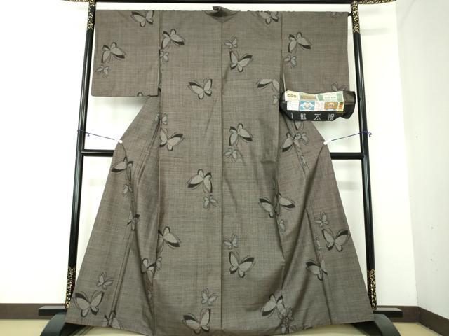 平和屋着物●本場大島紬　9マルキ　古代染色純泥染　舞蝶文　友原織物謹製　証紙付き　正絹　逸品　DAAZ0735ps