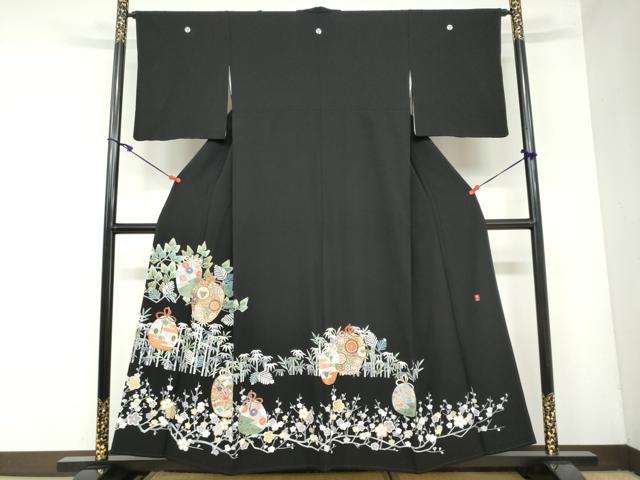 平和屋着物●豪華黒留袖　作家物　駒刺繍　陶器草花文　金彩　正絹　逸品　DAAZ7040ud