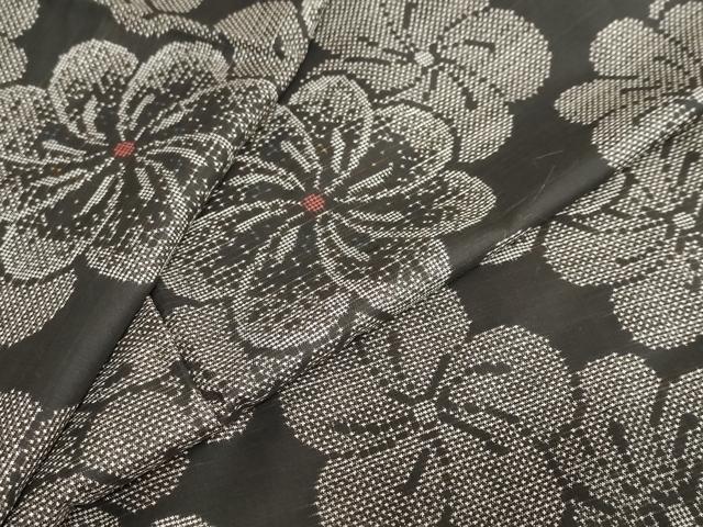 平和屋着物●本場大島紬　7マルキ　舞花文　正絹　逸品　DAAZ7735ud