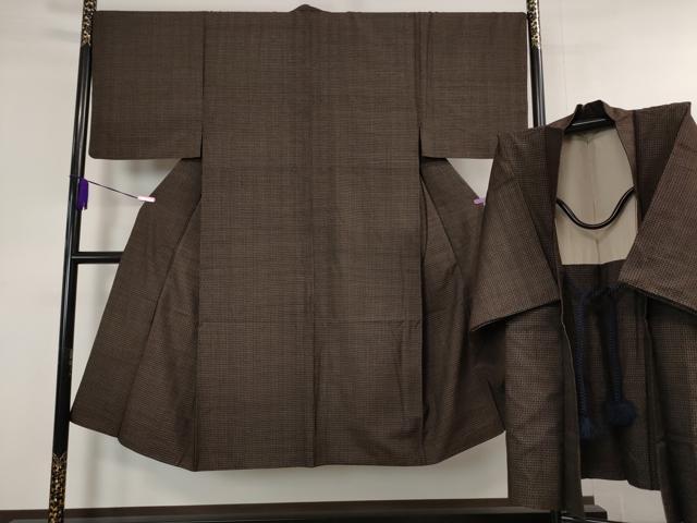 平和屋本店■極上　男性　国指定重要無形文化財　本場久米島紬　手織　アンサンブル　羽織紐付き　逸品　DZAA4531kh5