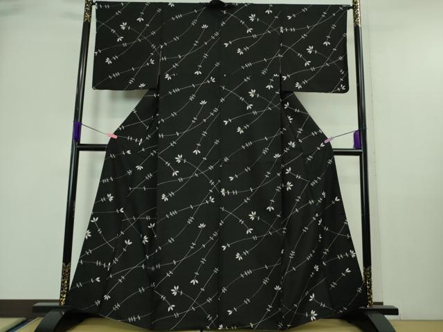 平和屋着物■極上　石川県指定無形文化財　牛首紬　白山工房　手織り　枝花文　黒地　逸品　DZAA6839kh5