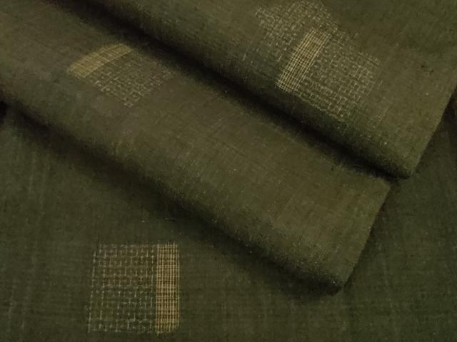 平和屋着物■極上　本場結城紬　重要無形文化財　100亀甲　飛び亀甲柄　色紙重ね　黒橡色地　逸品　DZAA9657kh5