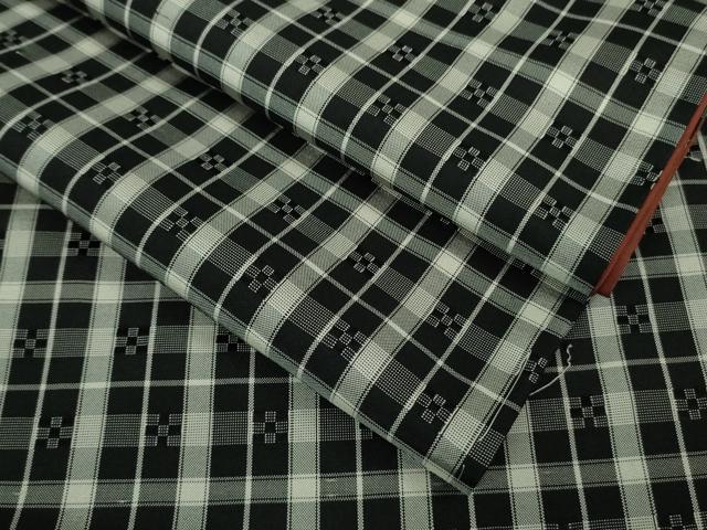 平和屋着物■極上　紬　花織　黒地　逸品　DZAB0178kh5