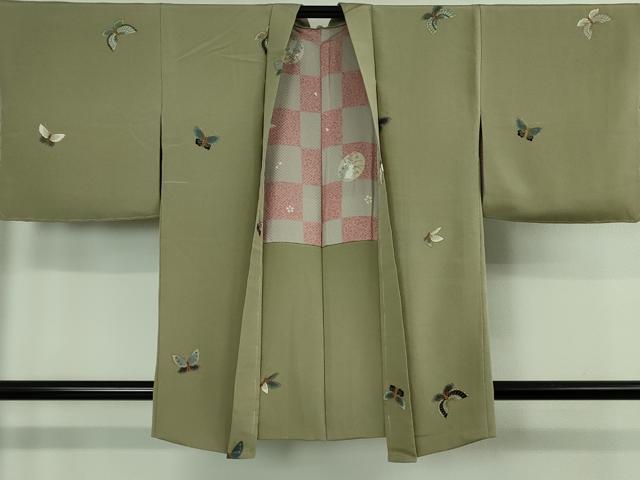 平和屋着物■極上　羽織　舞蝶文　灰汁色地　金彩　鬼しぼ縮緬　羽裏・兎　逸品　未使用　DZAB1663kh5