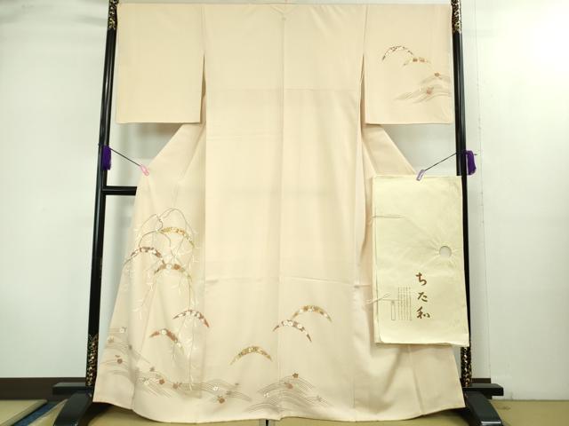 平和屋本店●極上　銀座ちた和　訪問着　駒刺繍　雪芝花文　肌色地　金彩　伊と幸　たとう紙・反端付き　逸品　DZAB1979kh6