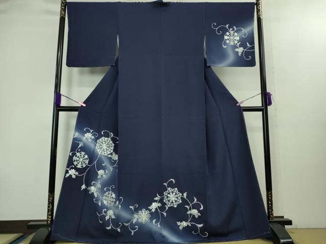 平和屋本店●極上　訪問着　佐賀錦　刺繍　花唐草文　紺青色地　暈し染め　銀糸　逸品　未使用　DZAB2103kh6