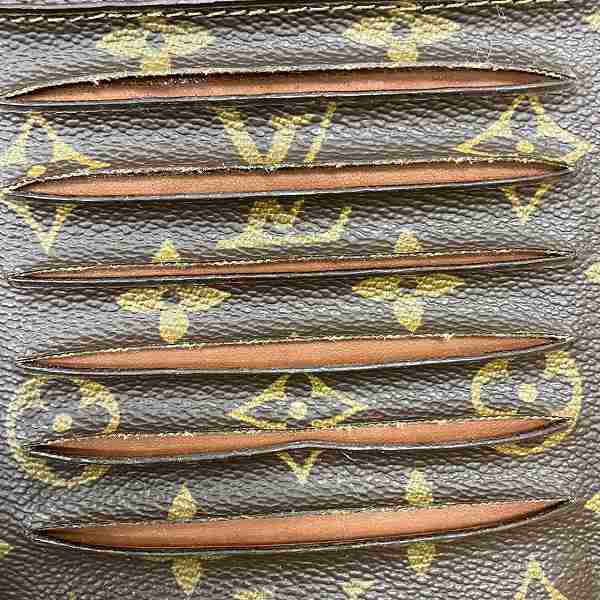 ルイヴィトン Louis Vuitton モノグラム エスカ パド M60113 トラベル