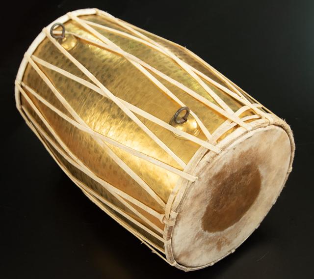 【送料無料】 ネパールの民族打楽器 ディマイ Dhimay 28cm 【1点物 再入荷なし】 / 太鼓 ドラム 民族楽器 インド楽器 ...