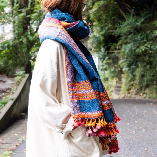【送料無料】 ブジョーディ村の手織りショール / ストール マフラー ブランケット カッチ 刺繍 TIRAKITA(ティラキタ) ドゥパッタ スカーフ レディース エスニック衣料 アジアンファッション エスニックファッション