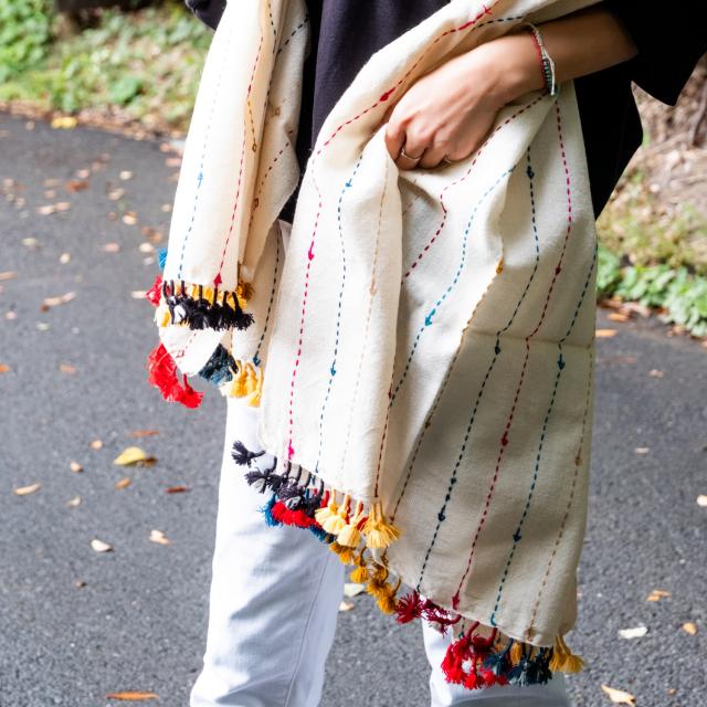 【送料無料】 ブジョーディ村の手織りショール / ストール マフラー ブランケット カッチ 刺繍 TIRAKITA(ティラキタ) ドゥパッタ スカーフ レディース エスニック衣料 アジアンファッション エスニックファッション