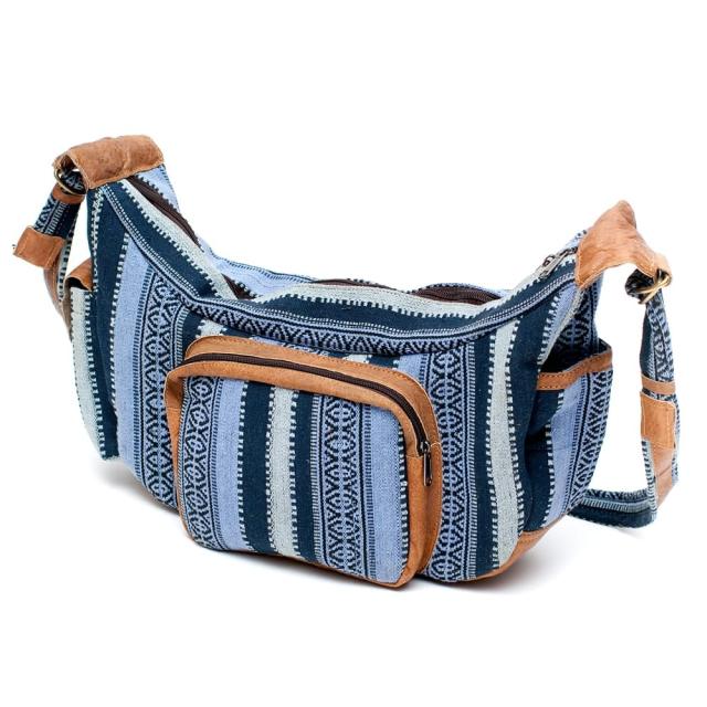 【送料無料】 エスノ刺繍のバナナ型レザーショルダーバッグ / エスニック インド かばん ポーチ アジア